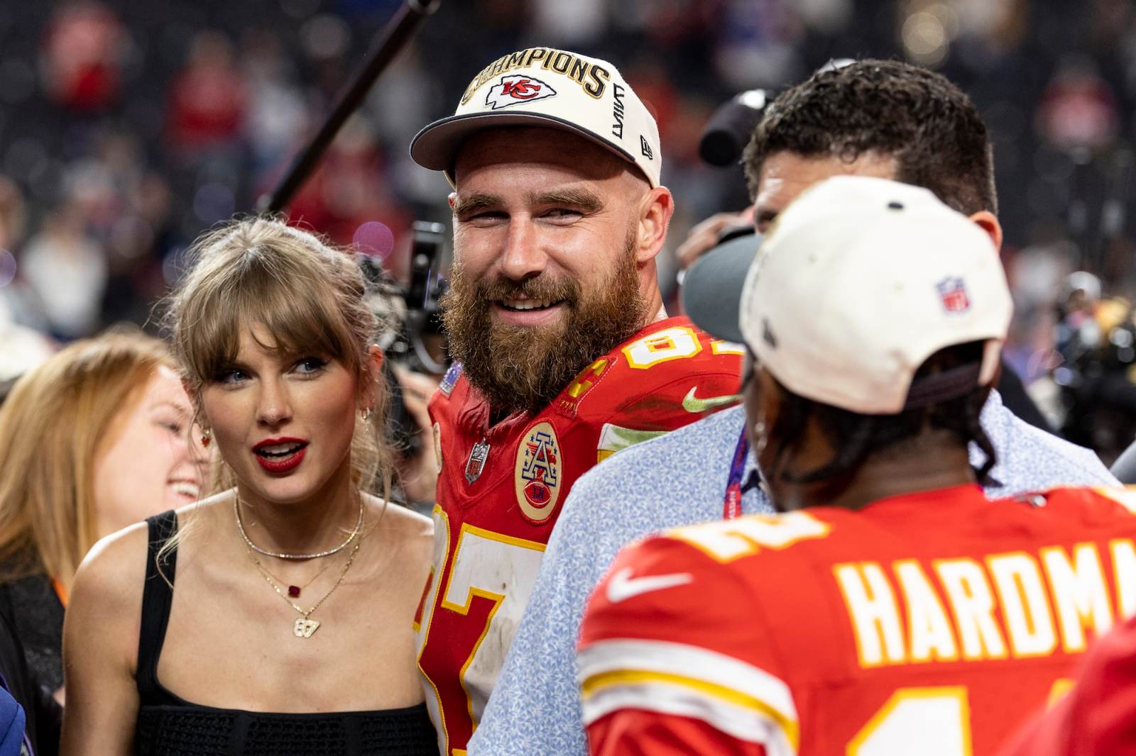 ESPN Recreates Taylor Swift’s Reputation Album Cover With Travis Kelce ...