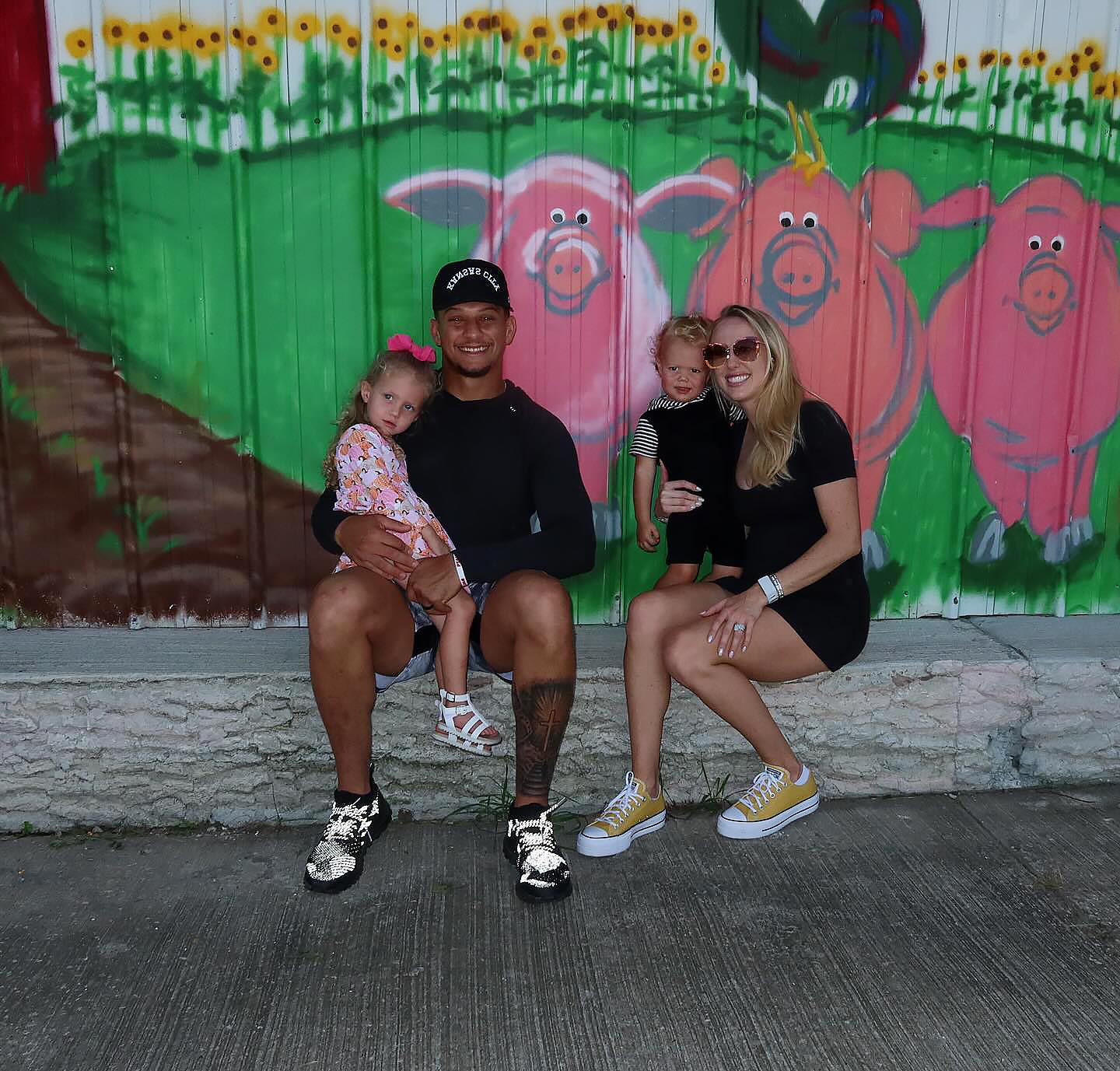 Patrick and Brittany Mahomes Reveal Zoo-Themed Costumes With Kids for ...