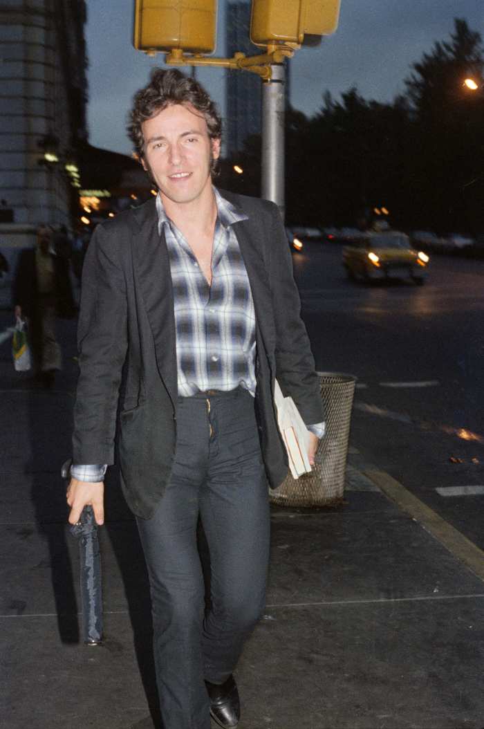 Jeremy Allen White Is Bruce Springsteen in 1st Look From New Movie | Us ...