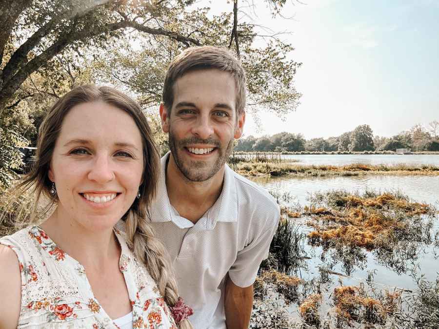 Jill Duggar and Family Bring Flowers to Stillborn Daughter's Grave | Us ...