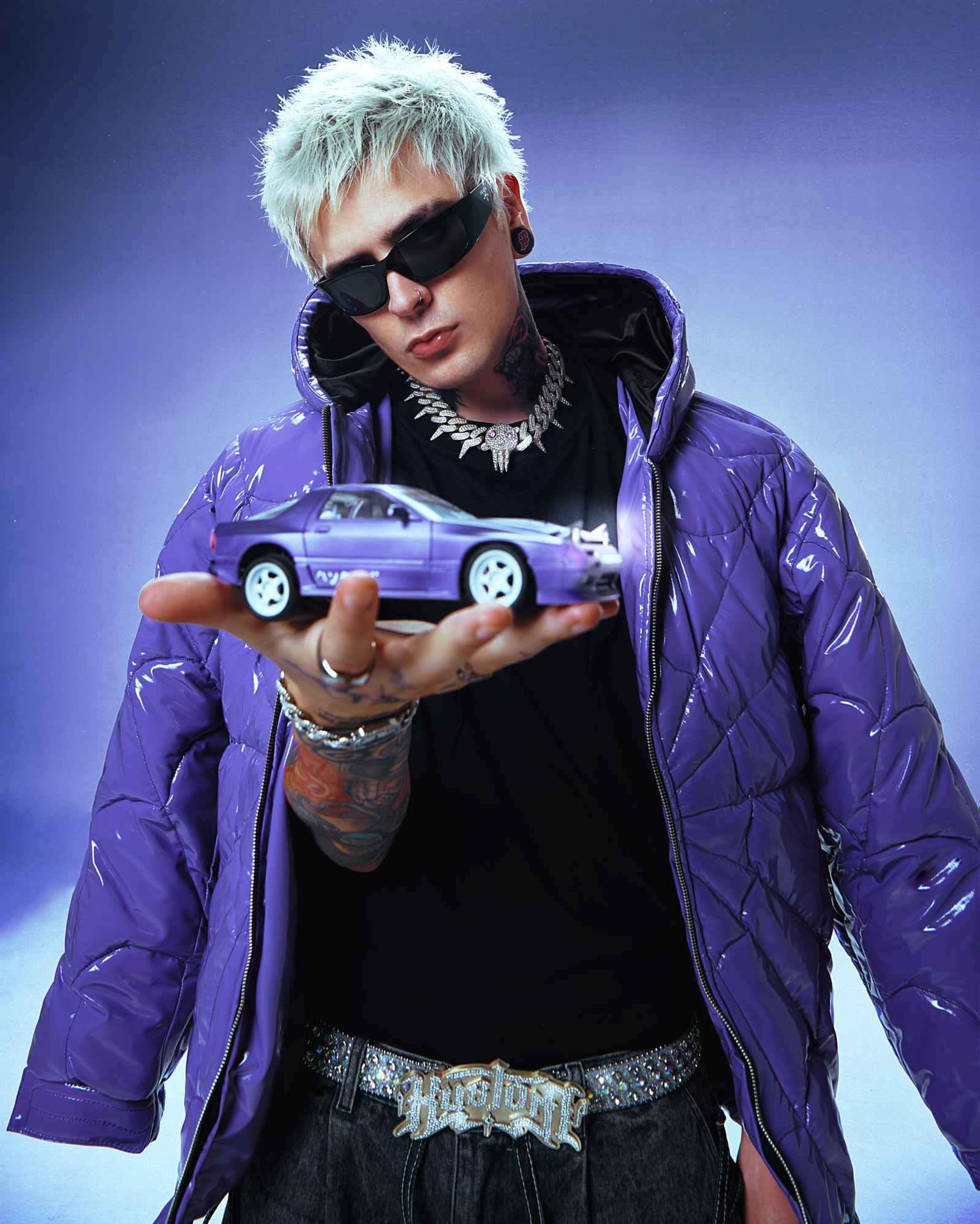 Por su nuevo álbum "KUSTOM", LIT killah usará solo color violeta por un ...