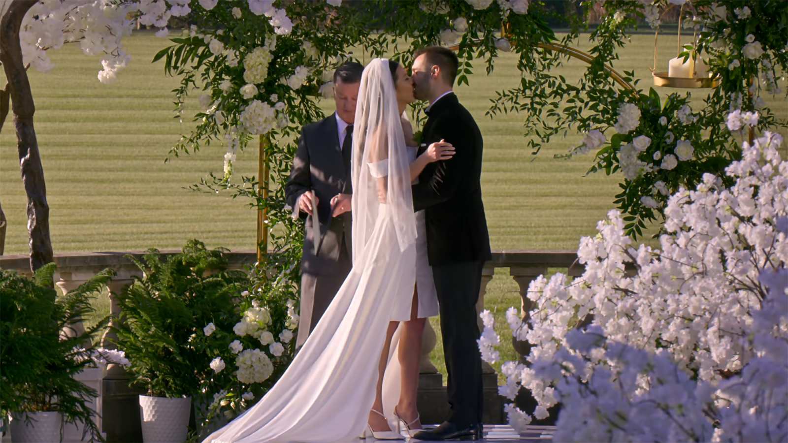 Love Is Blind Season 7's Taylor and Garrett's Relationship Timeline ...