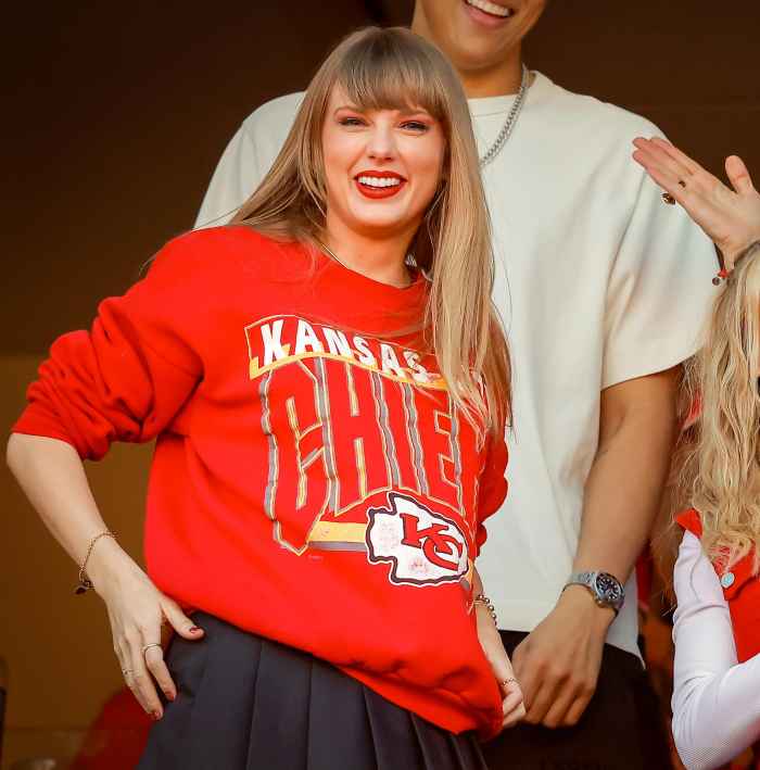 NFL Makes Taylor Swift ‘Cat Lady’ Joke During Kansas City Chiefs Game ...