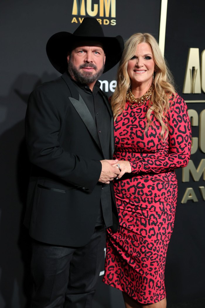 Garth Brooks' Kids, Trisha Yearwood, 'Believe Him' Amid Allegations ...