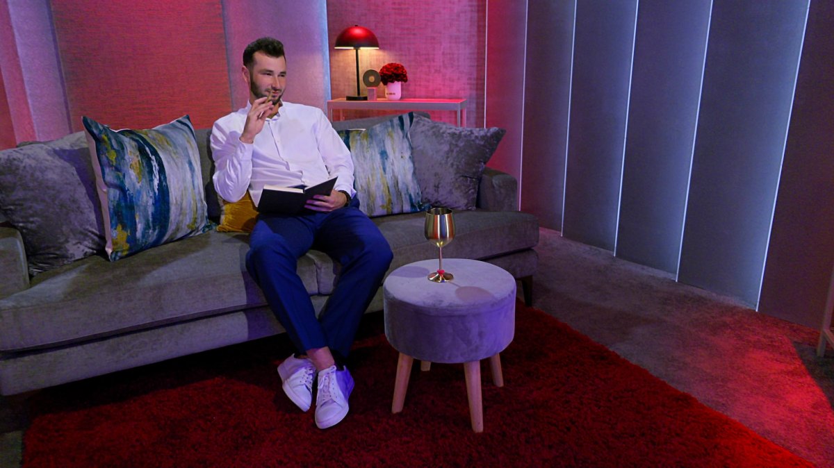 Love Is Blind Season 7's Nick D. Feels Women Ganged Up at Reunion | Us ...
