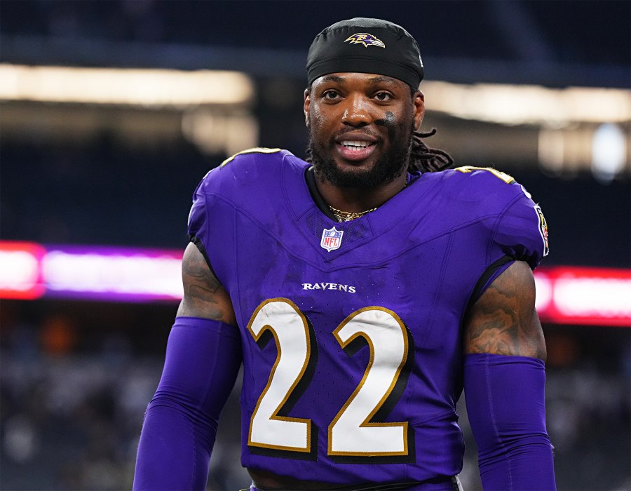 Baltimore Ravens’ Derrick Henry Gets Pantsed, Full Ass Shown on TNF ...