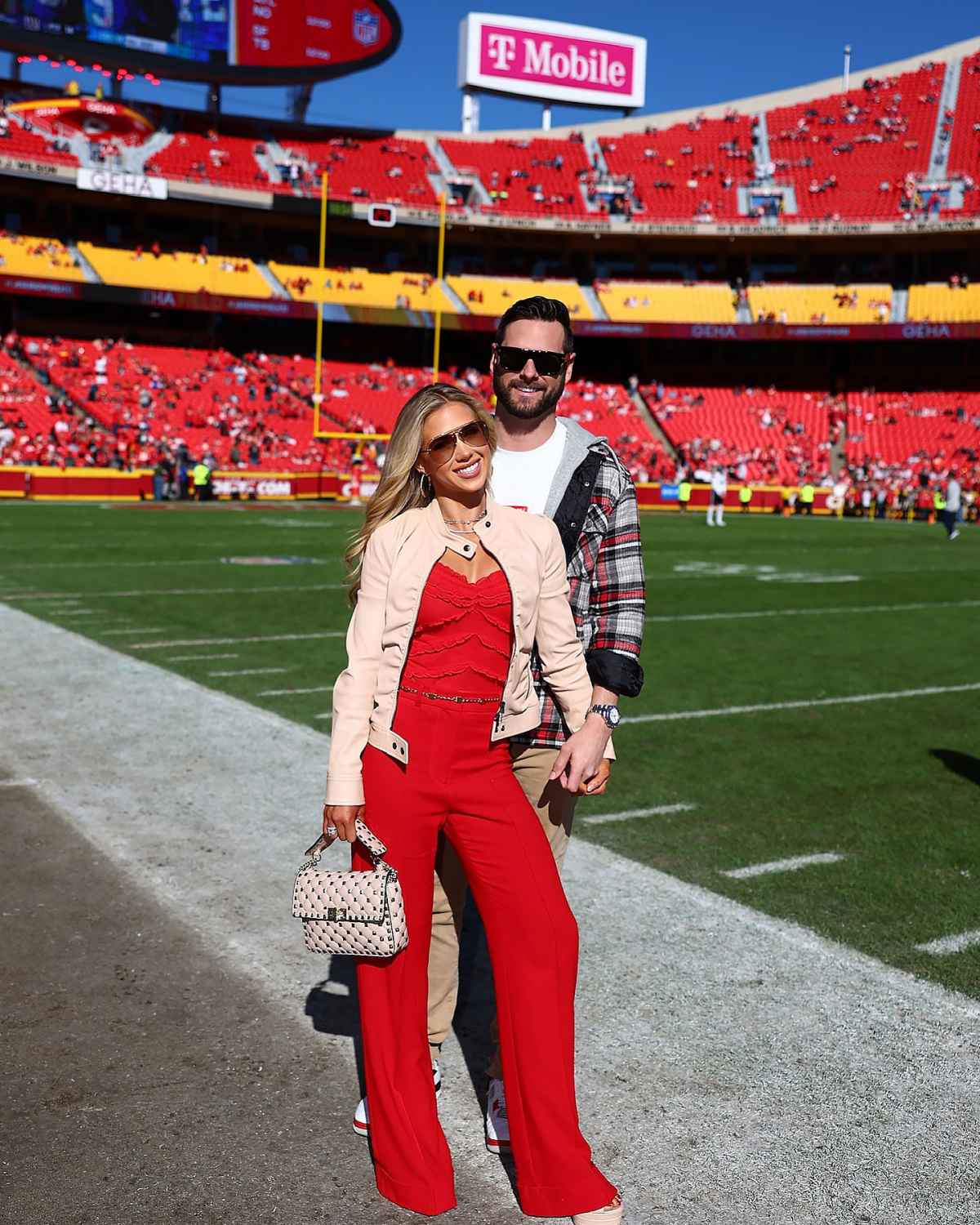 Chiefs Heiress Gracie Hunt Hits Sidelines With Boyfriend Cody Keith ...