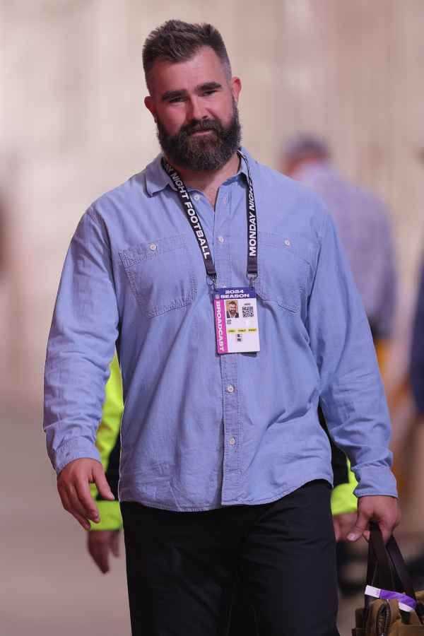 Jason Kelce and Daughters Dress up to Support ‘Uncle Zach’ Collaros ...
