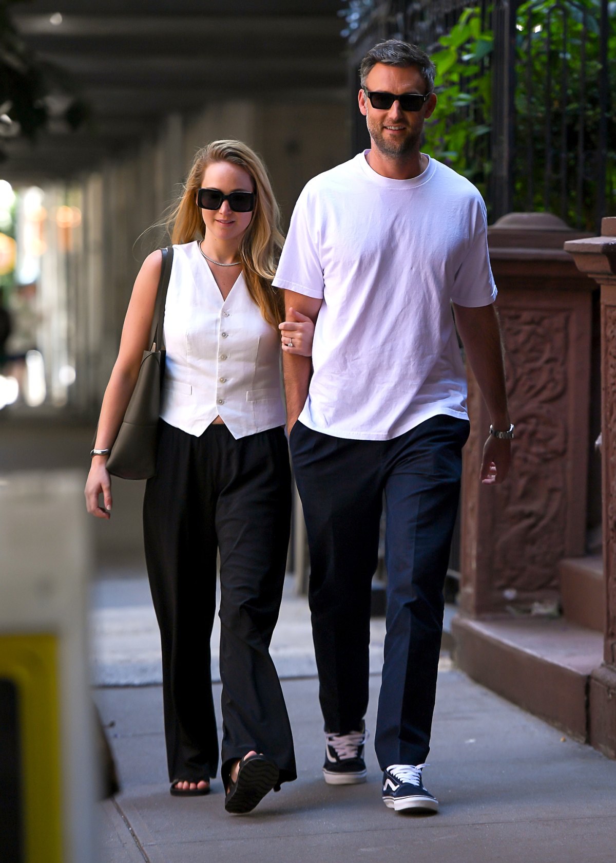 Jennifer Lawrence Steps Out With Husband in NYC Amid 2nd Baby Rumors ...
