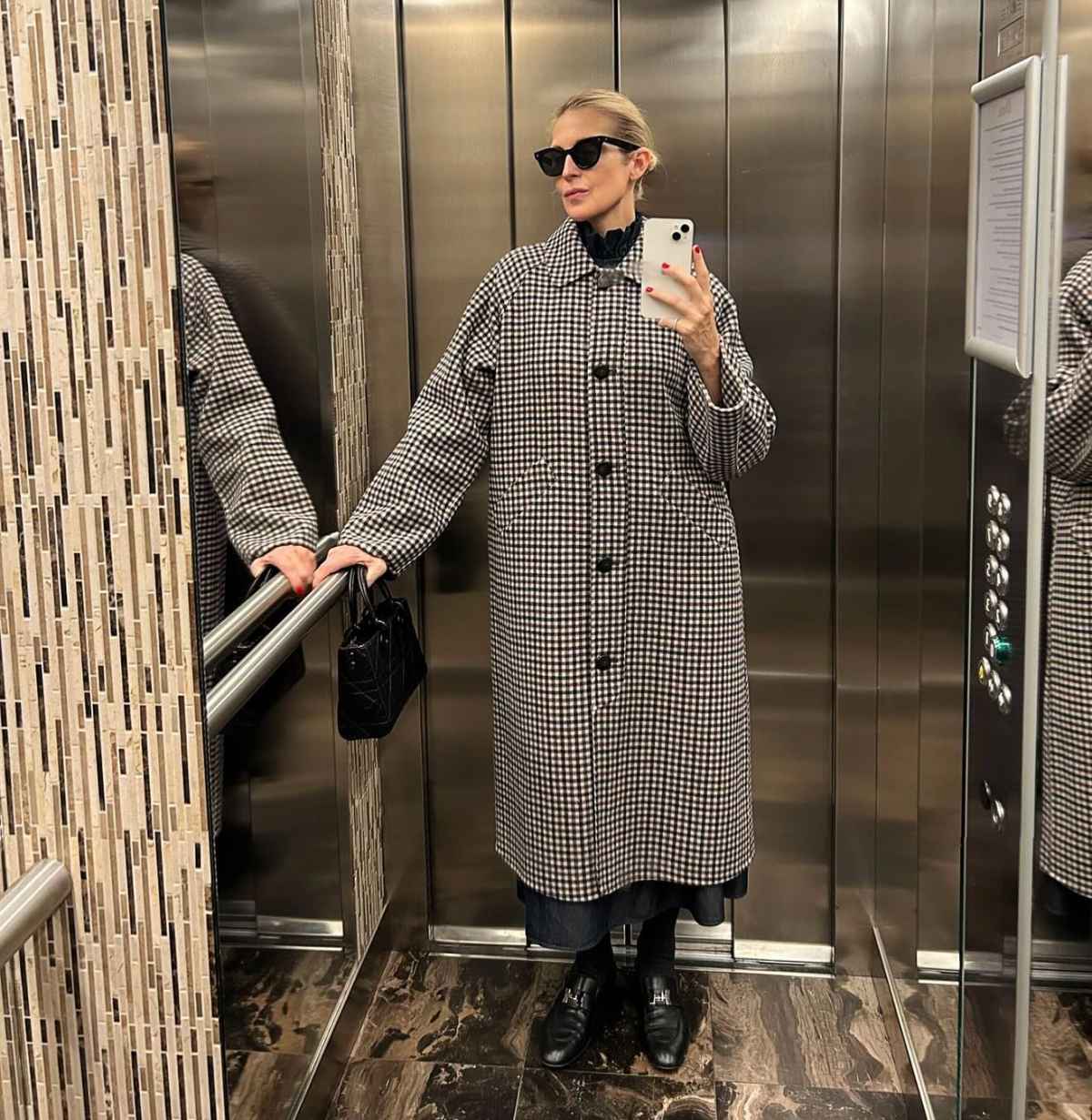 Kelly Rutherford’s Most Stylish Mirror Selfies | Us Weekly