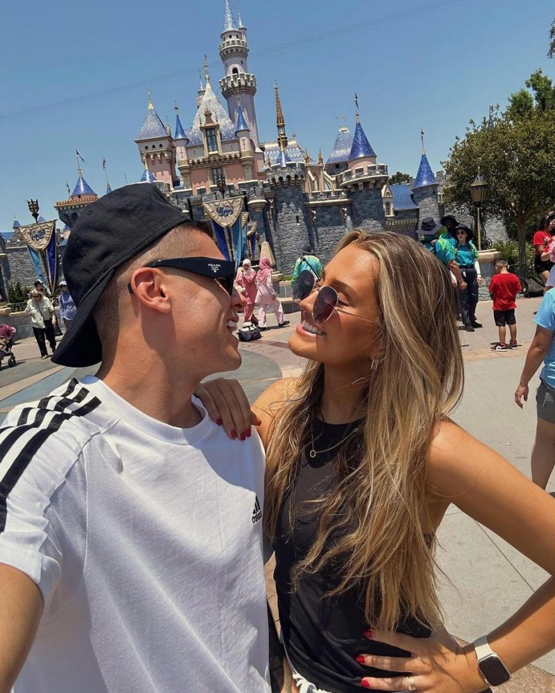 Los Angeles Galaxy's Gabriel Pec and Wife Isabella's Romance Timeline ...