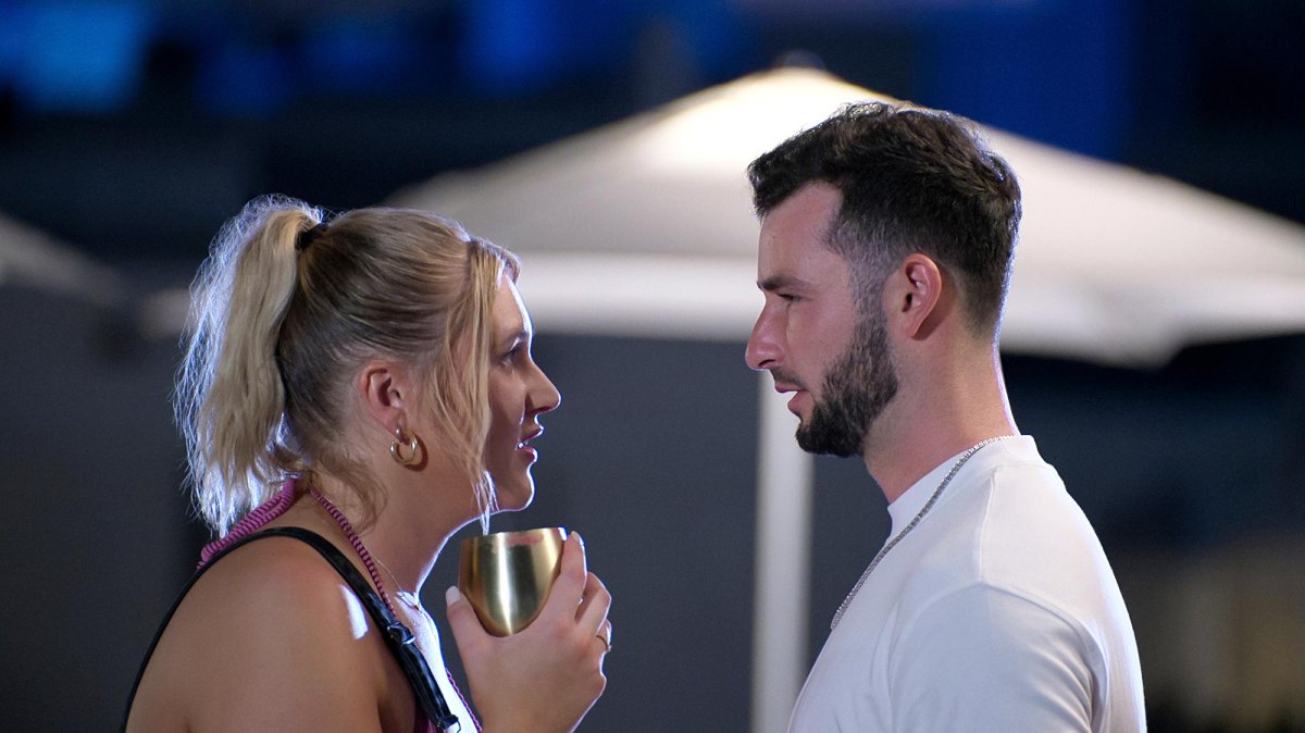 Love Is Blind’s Nick Insists He 'Never' Called Hannah a 'Grenade' | Us ...