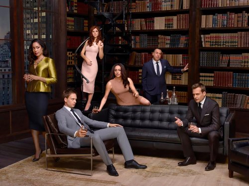 11 Best Netflix Background Shows to Watch (April 2026)