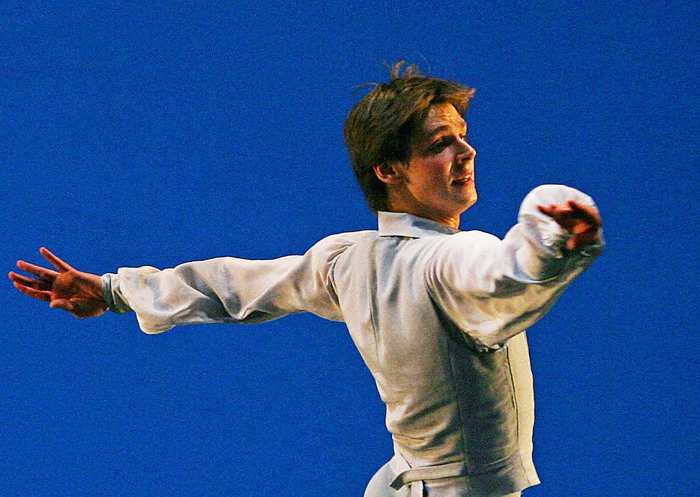 Ballet Dancer Vladimir Shklyarov Dead at 39 After Fifth-Floor Fall | Us ...