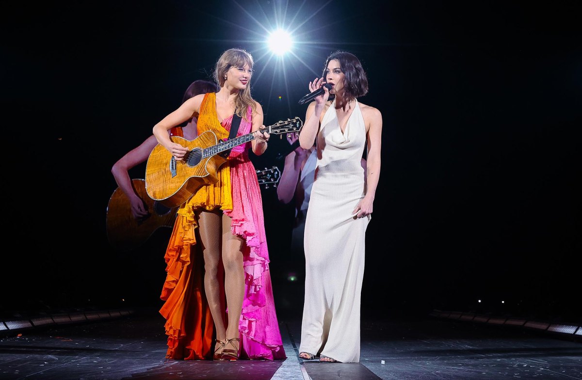 Taylor Swift and Gracie Abrams' Friendship Timeline Through the Years ...