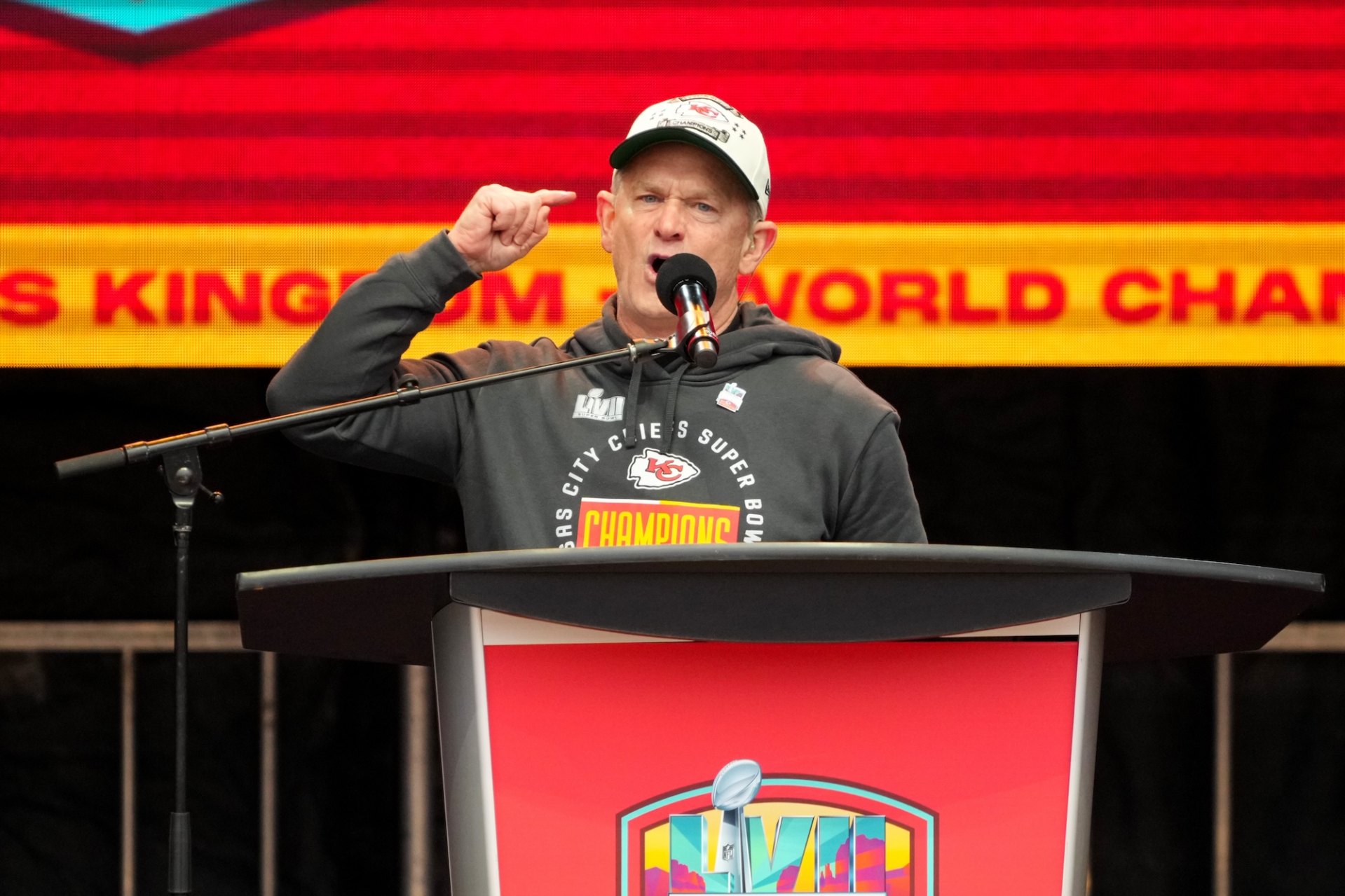 Travis Kelce 'Always' Makes Taylor Swift Listen to 1 Chiefs Announcer ...