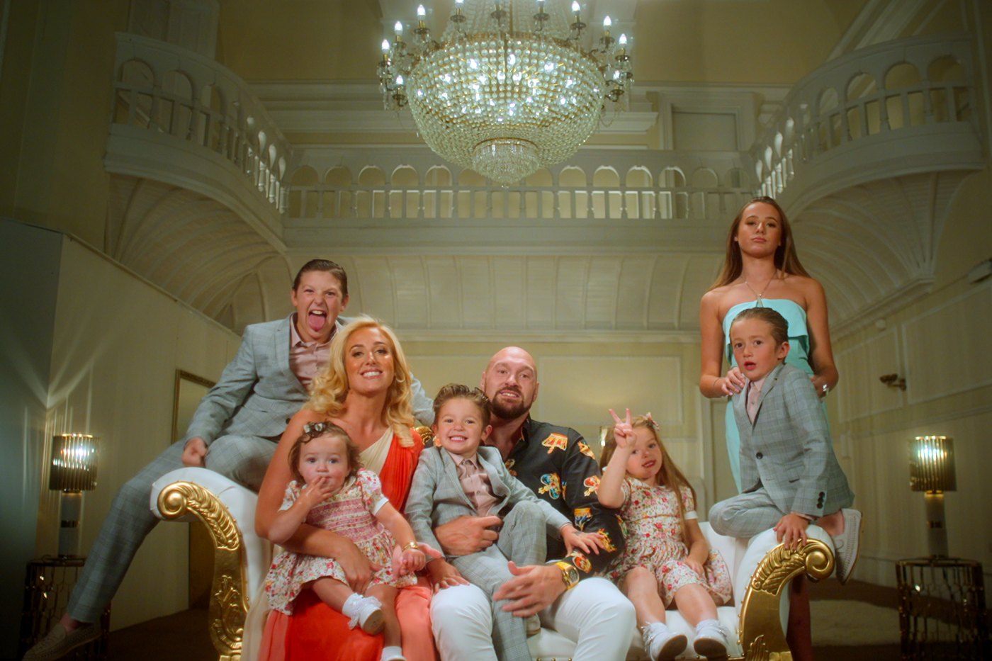 Boxer Tyson Fury Hasn’t Spoken to His Wife in 3 Months During Training ...