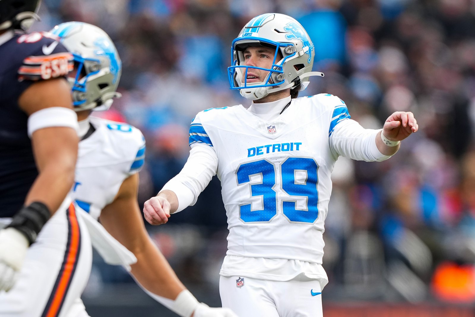 Detroit Lions' Jake Bates Goes Viral for Erotic Stretching During MNF ...