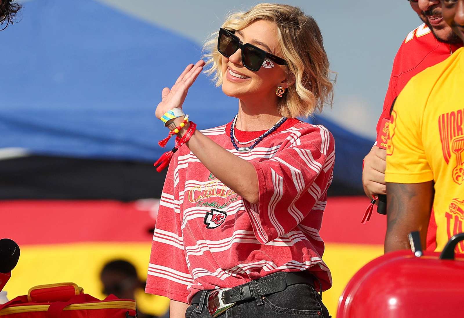 Celebrity Kansas City Chiefs Fans: Taylor Swift, Paul Rudd and More ...