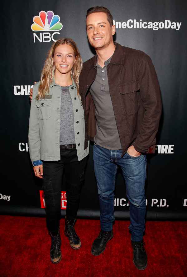 Chicago P.D.'s Jesse Lee Soffer, Tracy Spiridakos' Relationship ...
