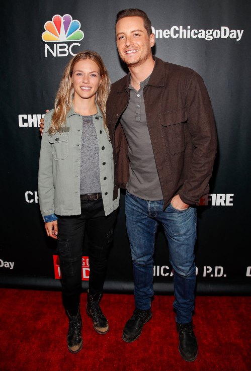 Chicago P.D.'s Jesse Lee Soffer, Tracy Spiridakos' Relationship ...