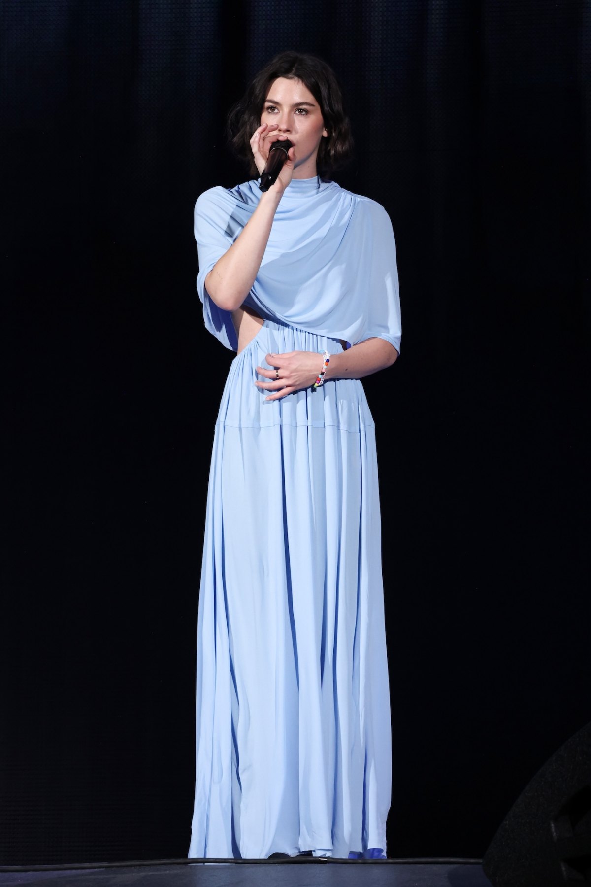 Gracie Abrams Reads Speech at Taylor Swift’s Final ‘Eras Tour’ Show ...