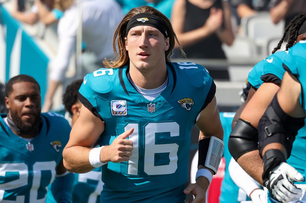 Jaguars QB Trevor Lawrence’s Head Injury Sparks Massive On-Field Fight ...