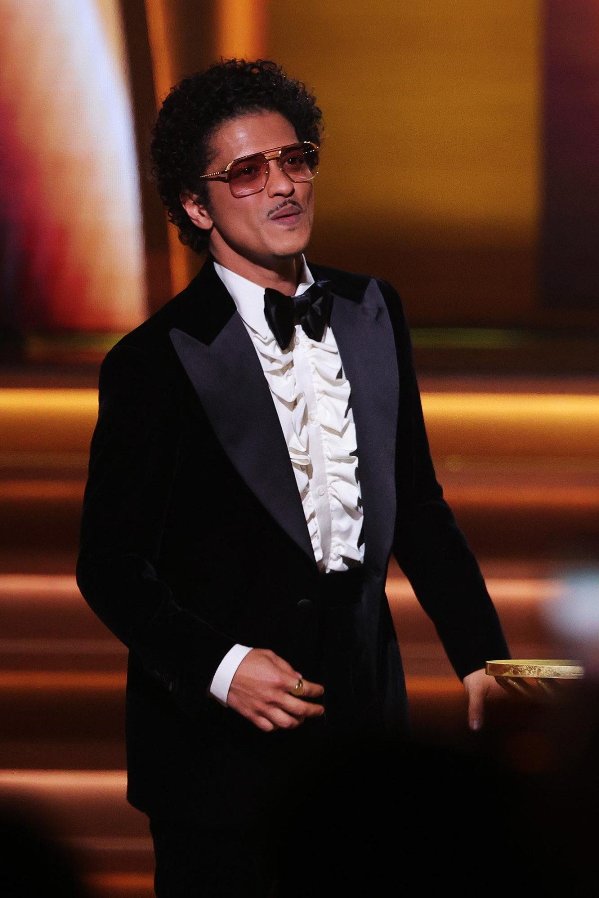 Jennifer Lopez Shocked by Bruno Mars' Fee for Alex Rodriguez Wedding ...