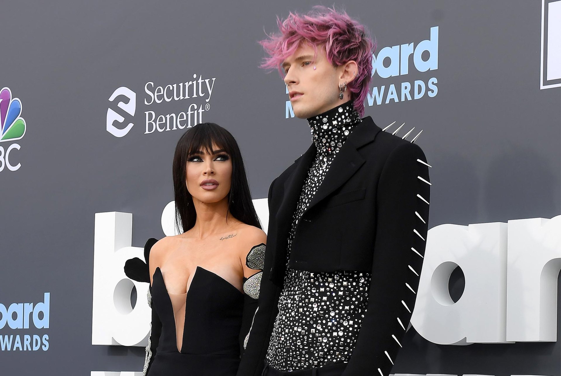 Machine Gun Kelly ha estado 'negando' a Megan Fox que se acueste con ...