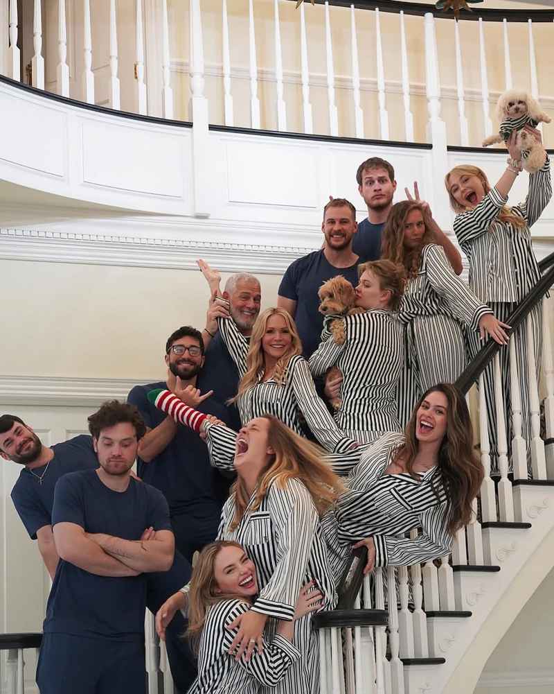 Mark Anderson, Barbara Alyn Woods Pose With Blended Family for Holidays ...