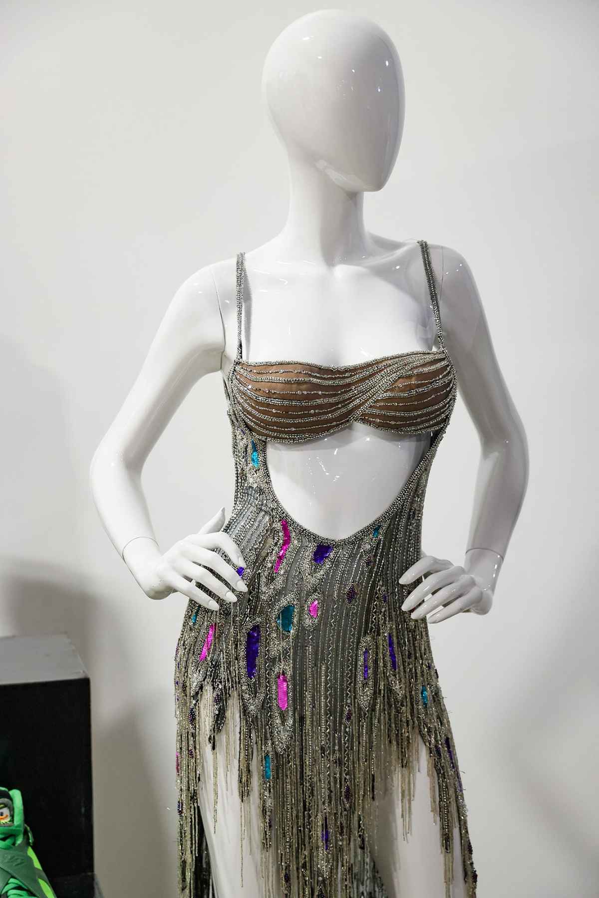 Miley Cyrus compra su vestido para los Grammy 2024: 'Momento crucial ...