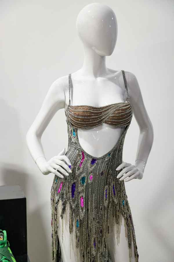 Miley Cyrus compra su vestido para los Grammy 2024: 'Momento crucial ...