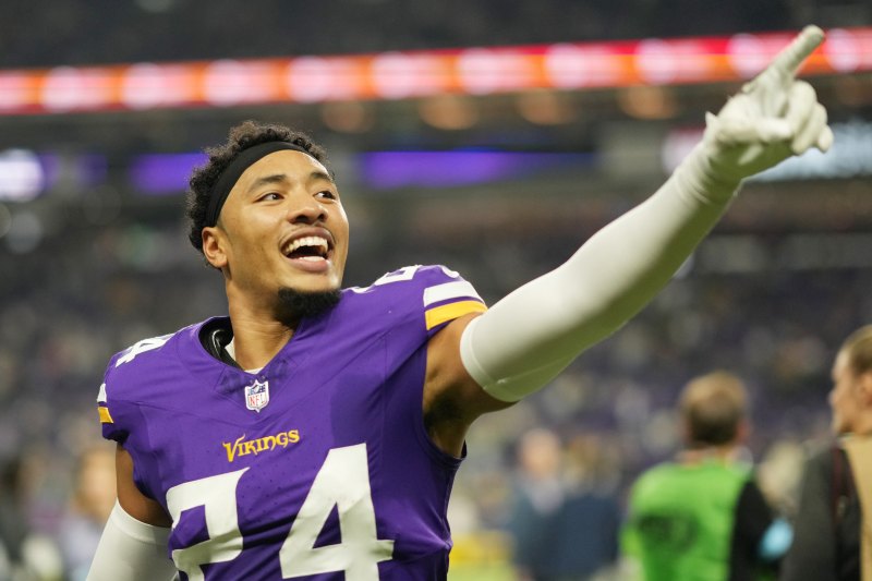 NFL's Vikings Do High School Musical's 'We're All In This Together ...