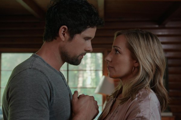 Virgin River Season 7: What to Know About Mel, Jack's Family and More ...