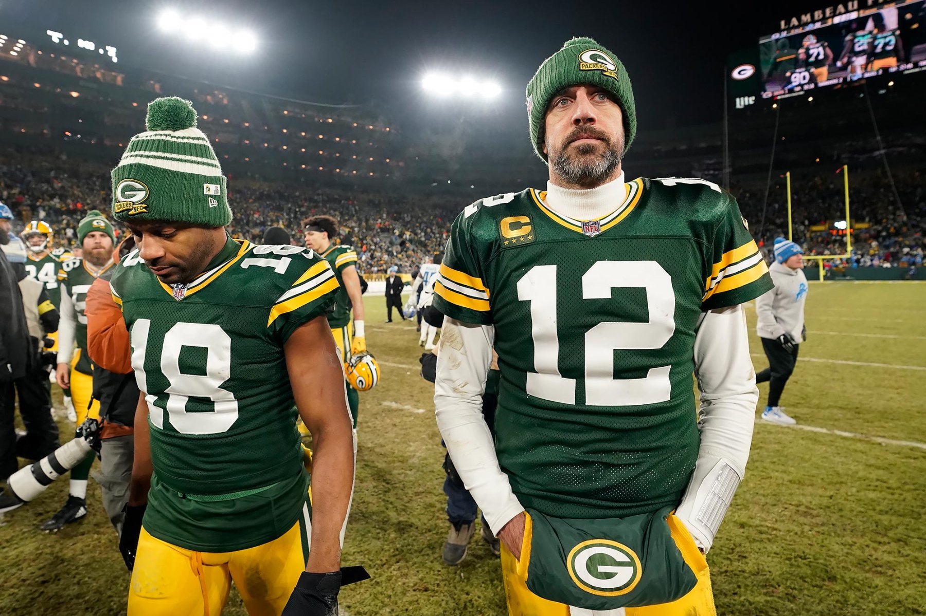 Quarterback Aaron Rodgers Wants To Retire With the Green Bay Packers ...