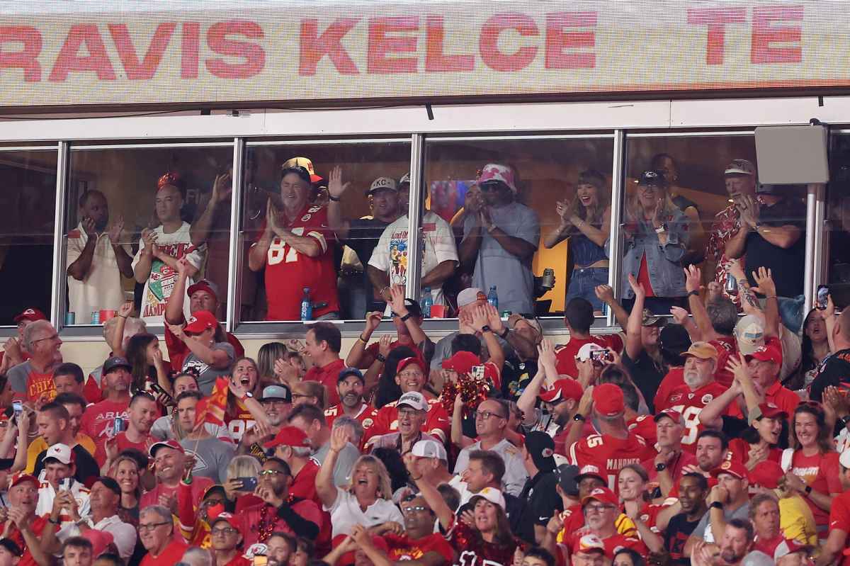 Everyone Taylor Swift Sat With at Chiefs Games During 2024-25 Season ...