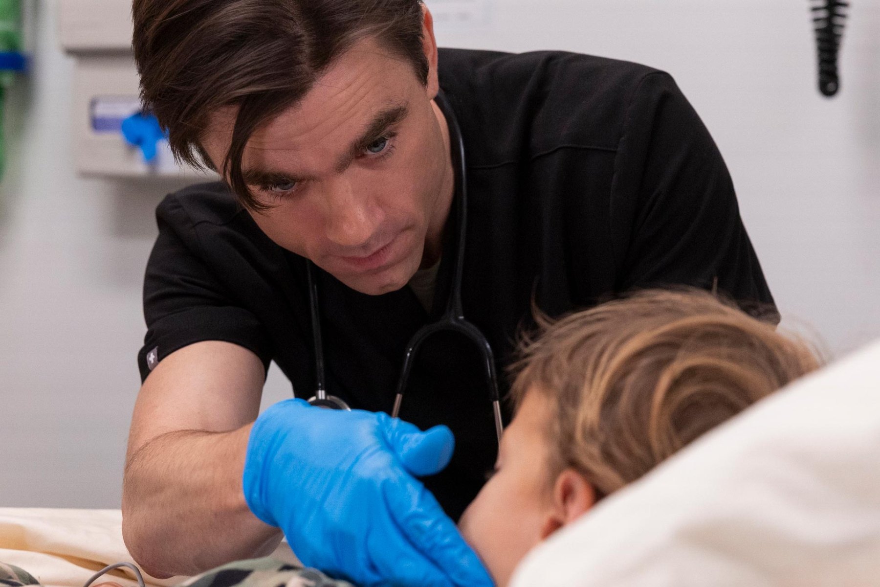 Who Plays Dr. Langdon on HBO’s The Pitt? Meet Newcomer Patrick Ball ...