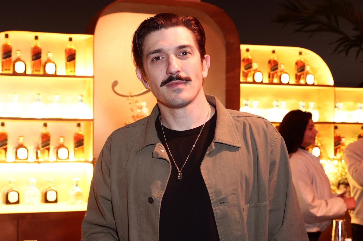 Andrew Schulz Wants to Roast Tiger Woods After Tom Brady Netflix Roast ...