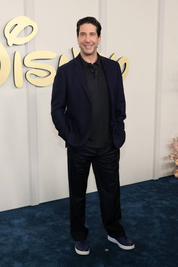 Why David Schwimmer Is Still Traumatized by His 1995 ‘SNL’ Hosting Gig ...