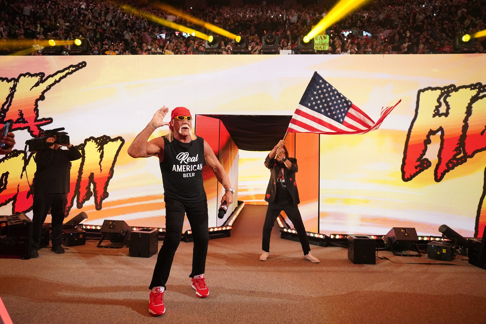 Hulk Hogan Booed During Debut of WWE's Raw on Netflix | Us Weekly