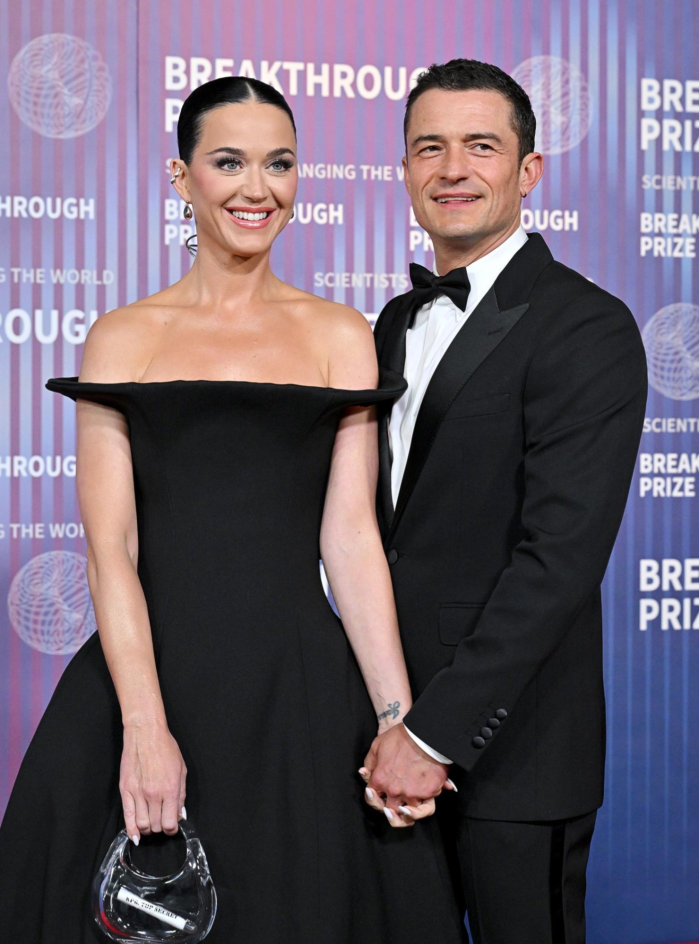 Katy Perry Keeps Old Pregnancy Test by Orlando Bloom's Legolas Ears ...