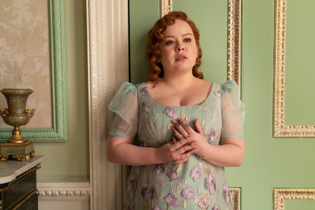Bridgerton Replaces Penelope as Lady Whistledown in Major Book Change ...