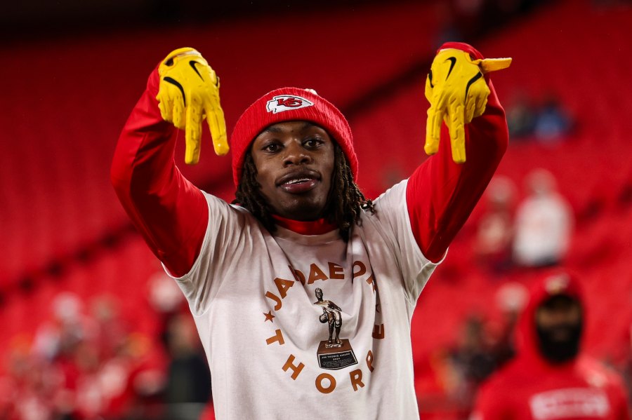 Chiefs' Xavier Worthy Jokes Taylor Swift Is 'Taller' Than Him at AFC ...
