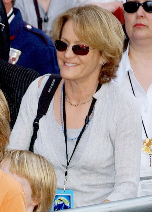 Jodie Foster’s Family Guide: Meet Her Wife and 2 Kids | Us Weekly