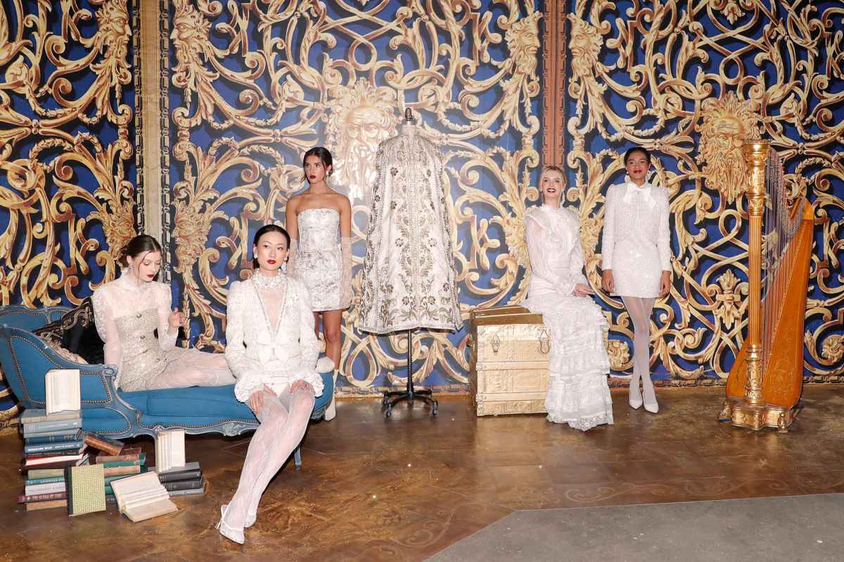 Alice + Olivia Designer Talks Her Shakespeare-Inspired Fall 2025 Line ...