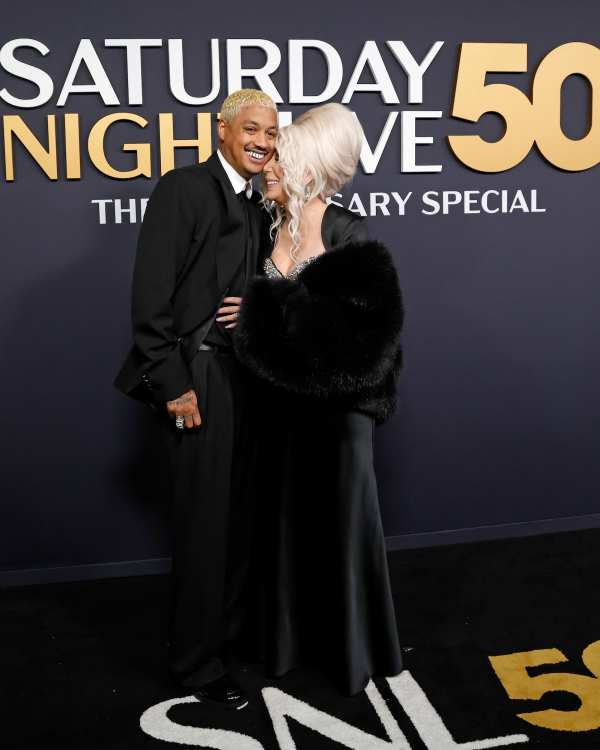 Cher and Boyfriend AE Edwards Enjoy Loved-Up SNL 50 Red Carpet Date ...