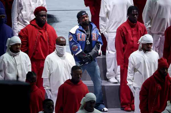Kendrick Lamar Performs Drake Diss Track Not Like Us at Super Bowl | Us ...