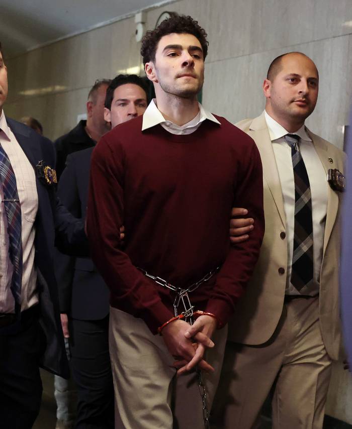 Luigi Mangione Accepts $300K From Supporters for Defense in Murder Case ...
