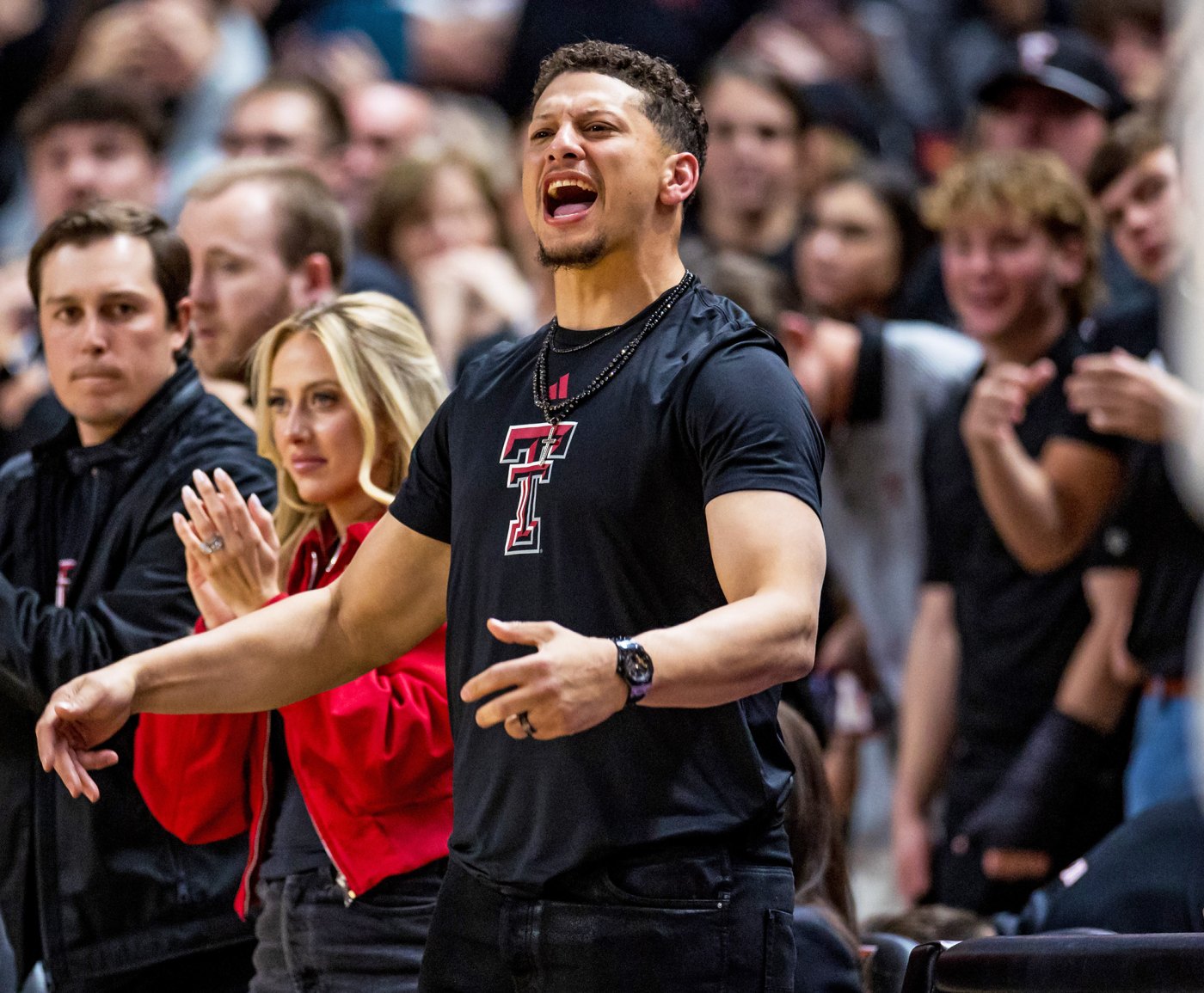 Patrick Mahomes' Viral Haircut Happened 48 Hours After Super Bowl Loss ...