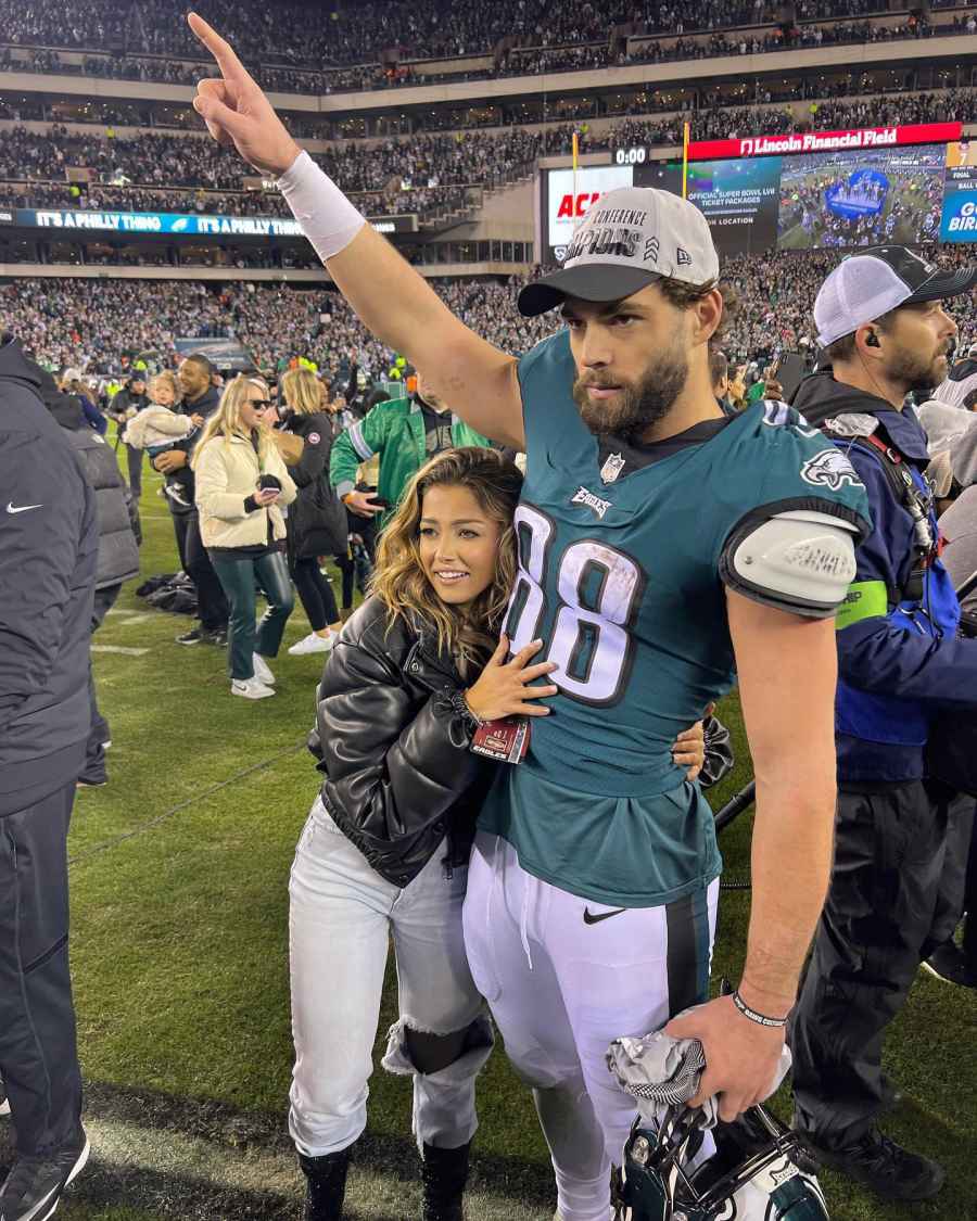 NFL Tight End Dallas Goedert and Aria Meyer's Relationship Timeline ...